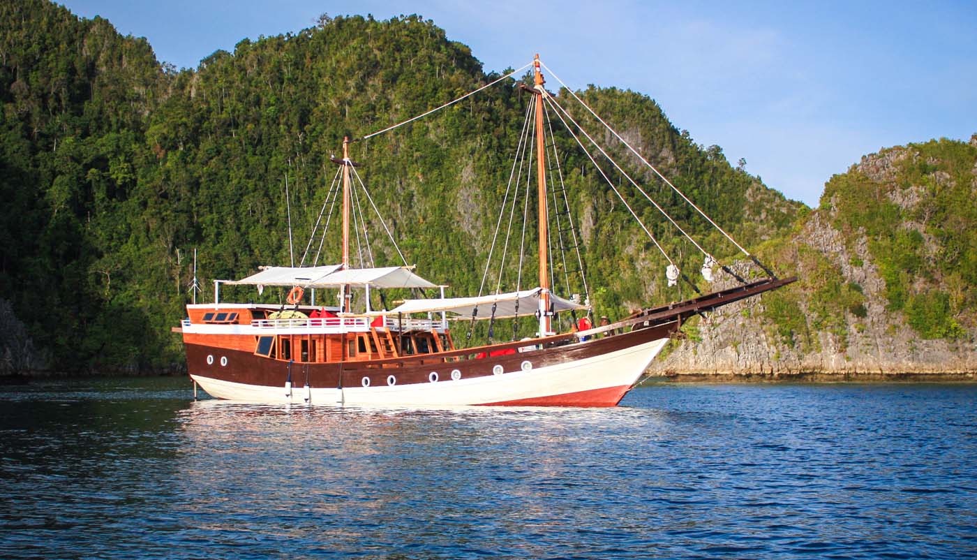 Akomo Isseki - Liveaboard Scuba Diving Indonesia