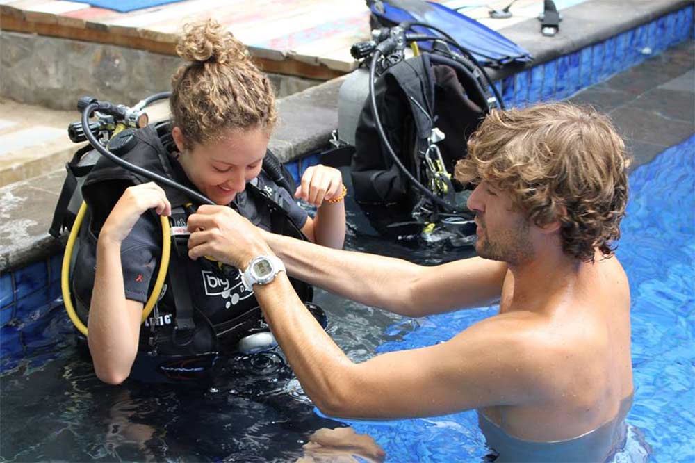 Big Bubble Dive - Scuba Diving In Gili Trawangan, Indonesia.