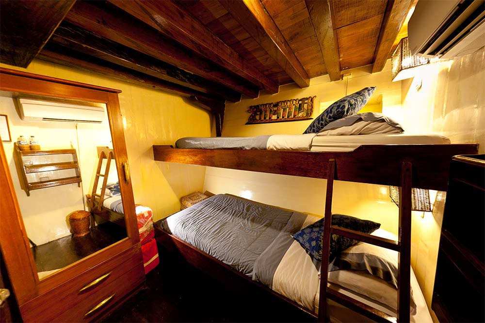 Komodo Dancer Indo Aggressor - Dive Liveaboard Indonesia