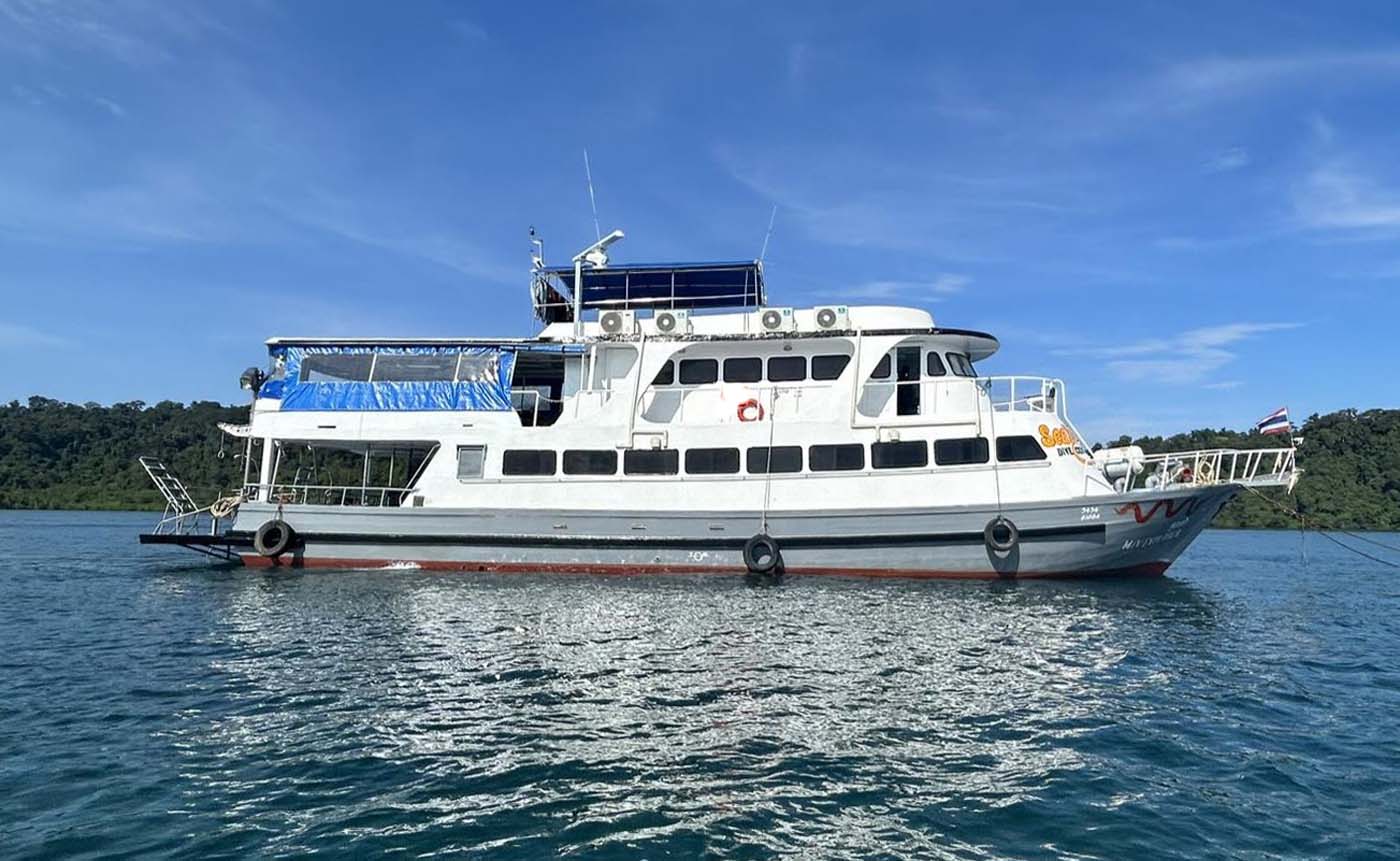 MV Explorer great-value Similan liveaboard with en suite & Nitrox.