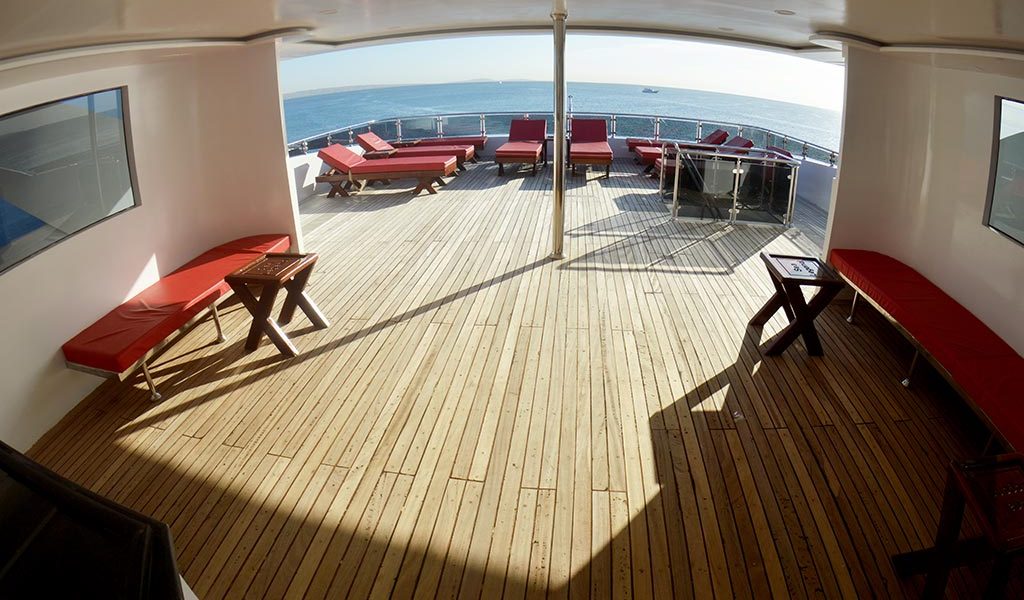 Sea Legend is a luxurious & great-value Red Sea liveaboard.